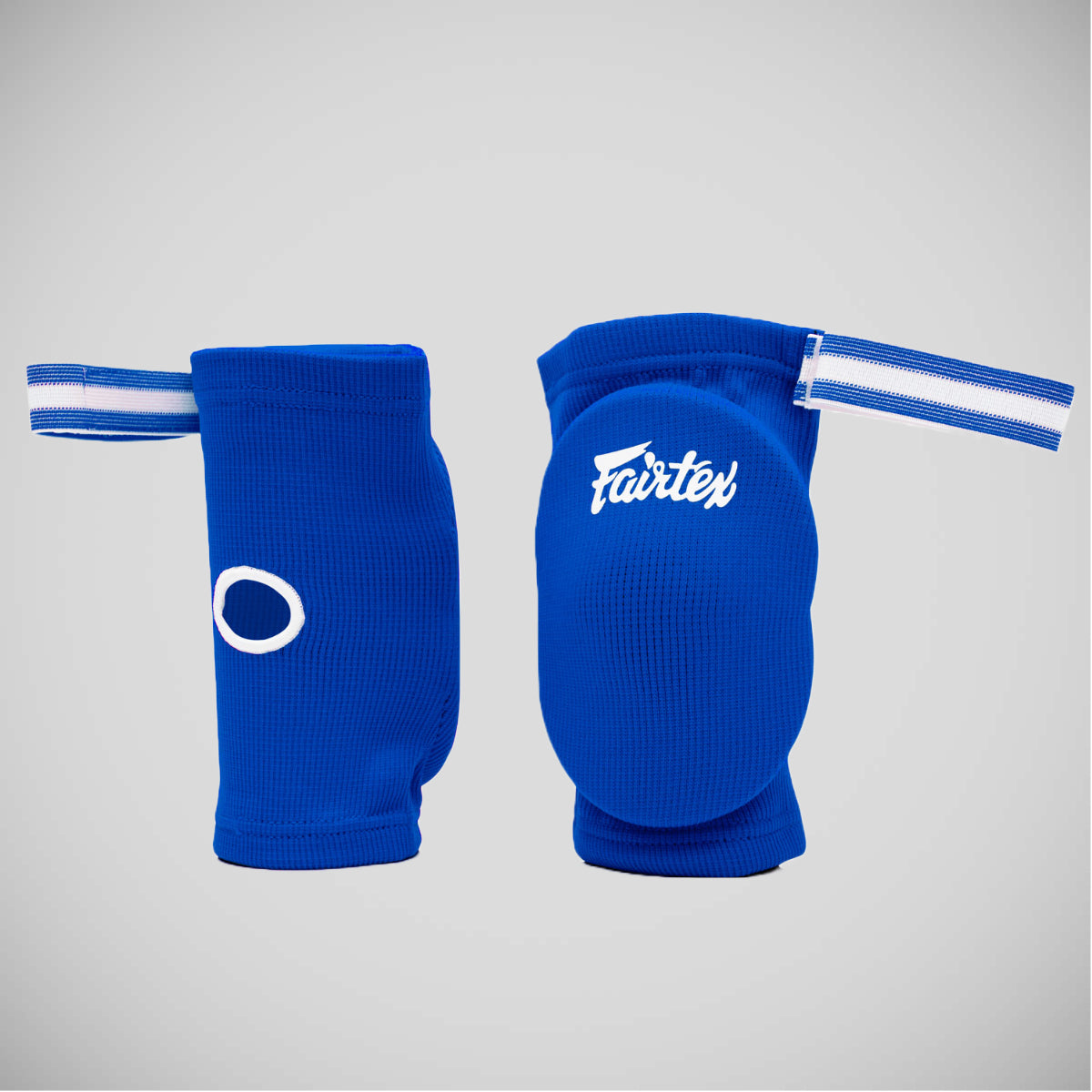 Fairtex EBE1 elasticed loketní strážce modrá před Made4fighters ...