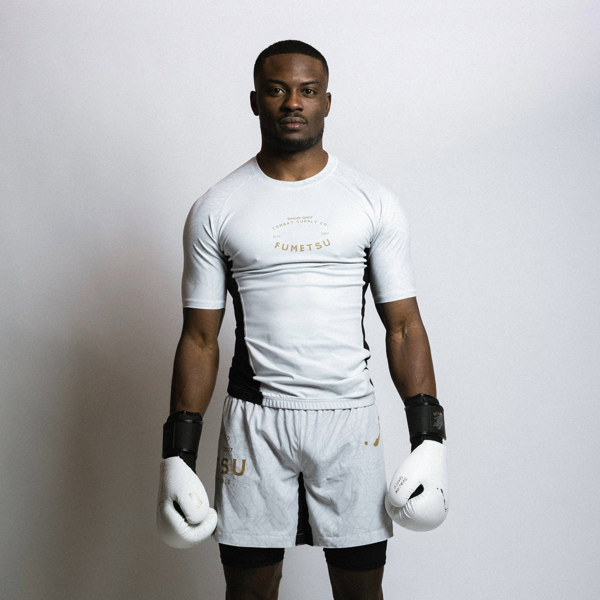 Fumetsu Dragon Tischter Kurzarm Hautausschlagsschutz Weiß/Schwarz/Gold ...