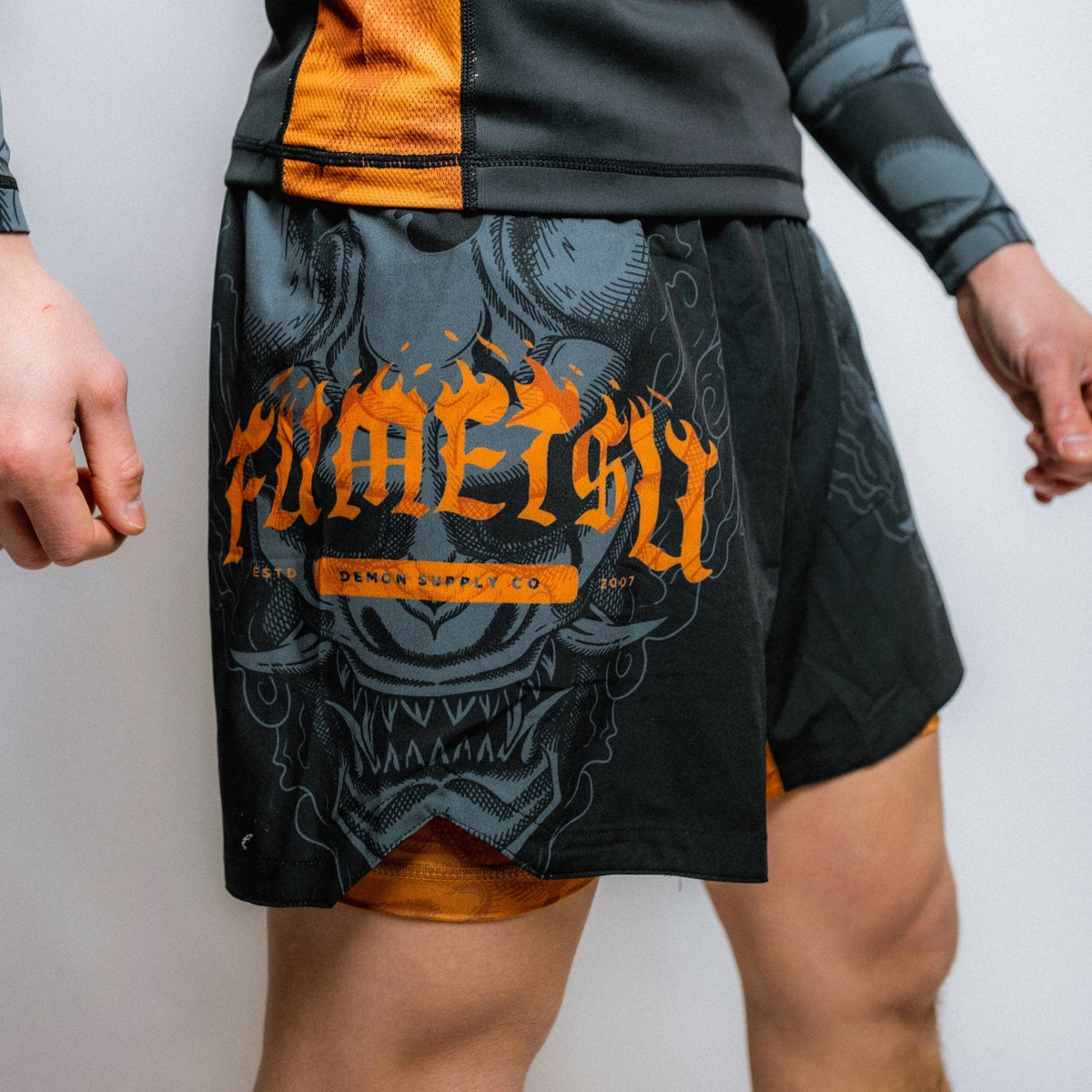 Fumetsu oni dual capa pantalones cortos negros/grises/bronce de ...